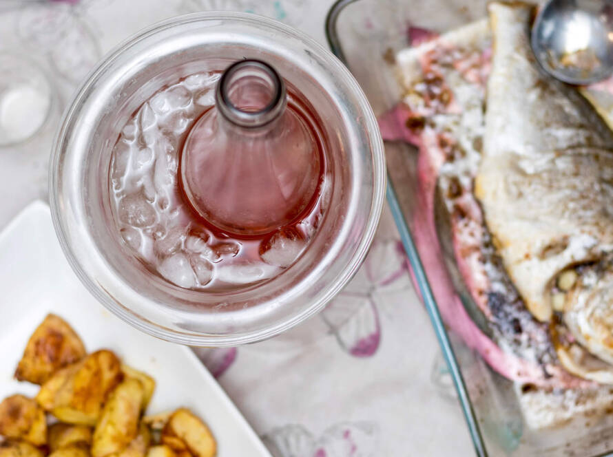 Poop Deck Bahamas – Restaurant, Cafe & Bar